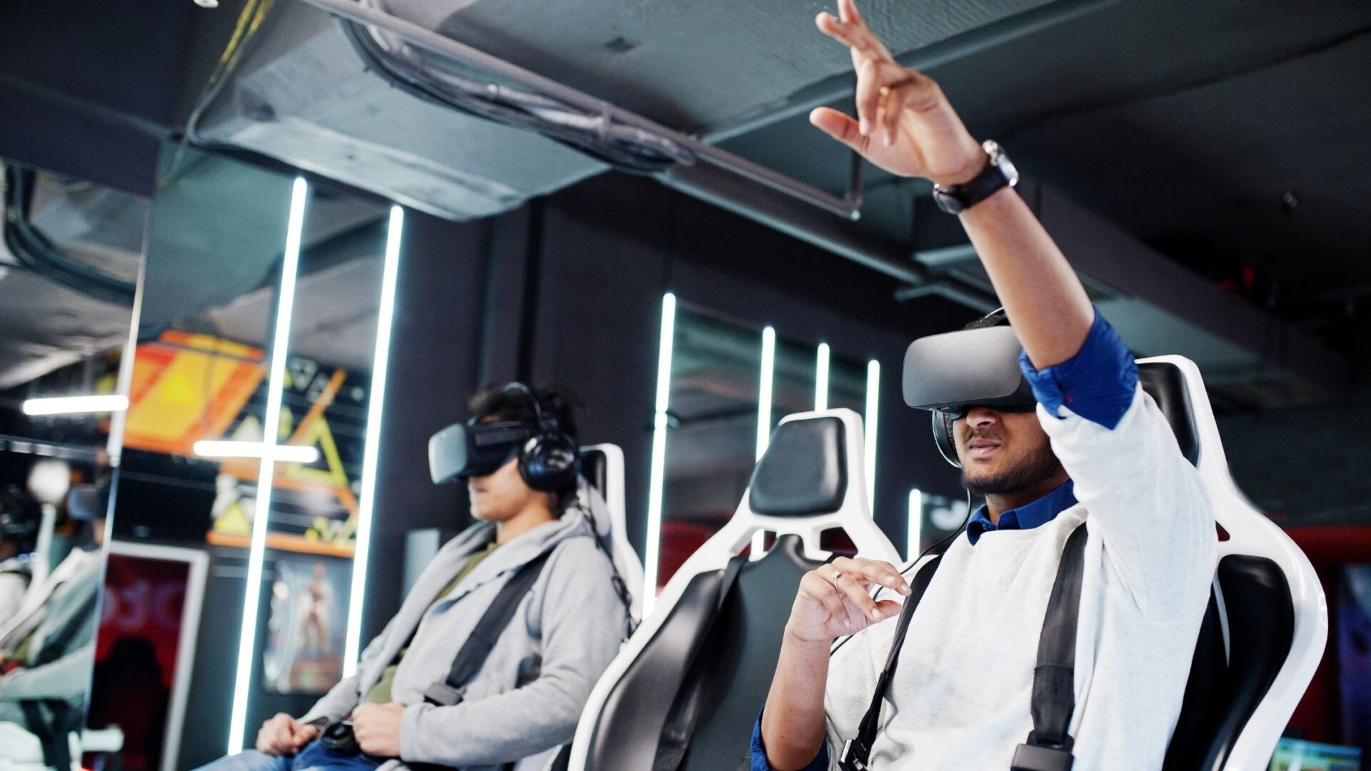 VIRTUAL REALITY - The Artificial World Within Sight | SocialDhara